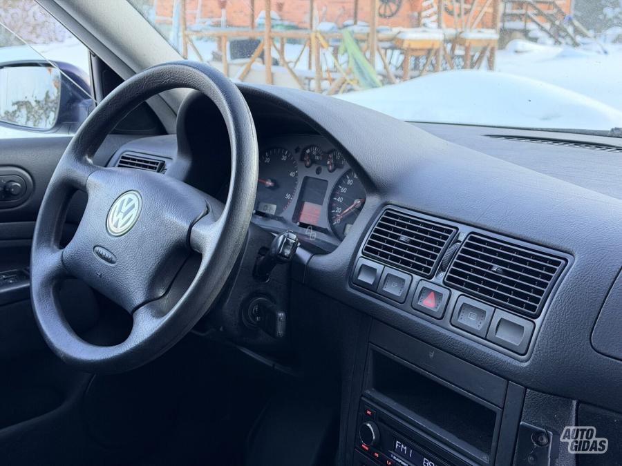 Blue Volkswagen Golf 2003 in Utena, with an engine capacity of 1.90 L and mileage of 319 thousand km for 2250 €, photo 19 on AUTOMOTO.COM.LV