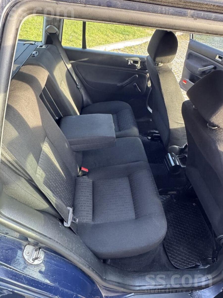 Zils Volkswagen Golf 2003 Jūrmala, ar dzinēja tilpumu 1.60 L un nobraukumu 132 tūkst. km par 1380 €, foto 11 vietnē AUTOMOTO.COM.LV