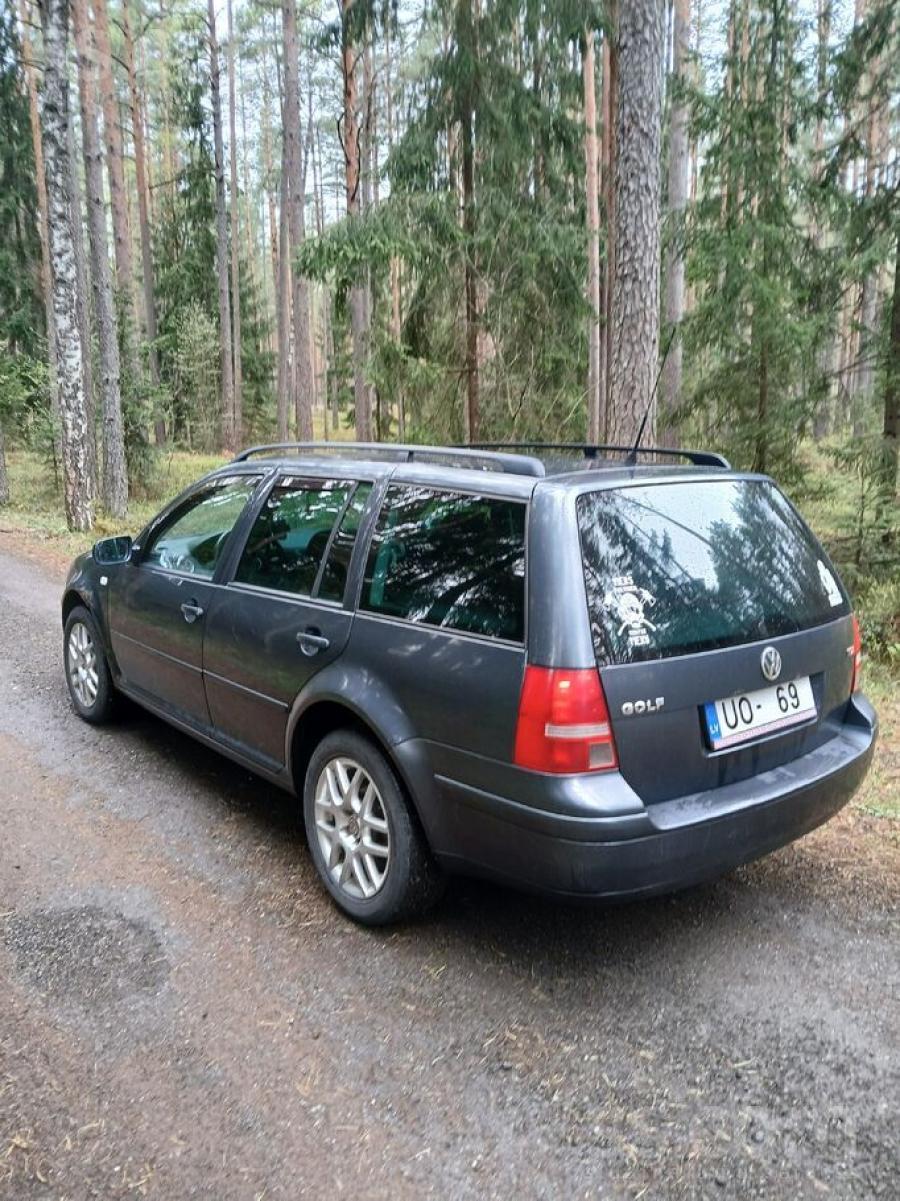 Zils Volkswagen Golf 2003 Rīga, ar dzinēja tilpumu 1.90 L un nobraukumu 366 tūkst. km par 1900 €, foto 5 vietnē AUTOMOTO.COM.LV