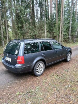 Zils Volkswagen Golf 2003 Rīga, ar dzinēja tilpumu 1.90 L un nobraukumu 366 tūkst. km par 1900 €, foto 7 vietnē AUTOMOTO.COM.LV