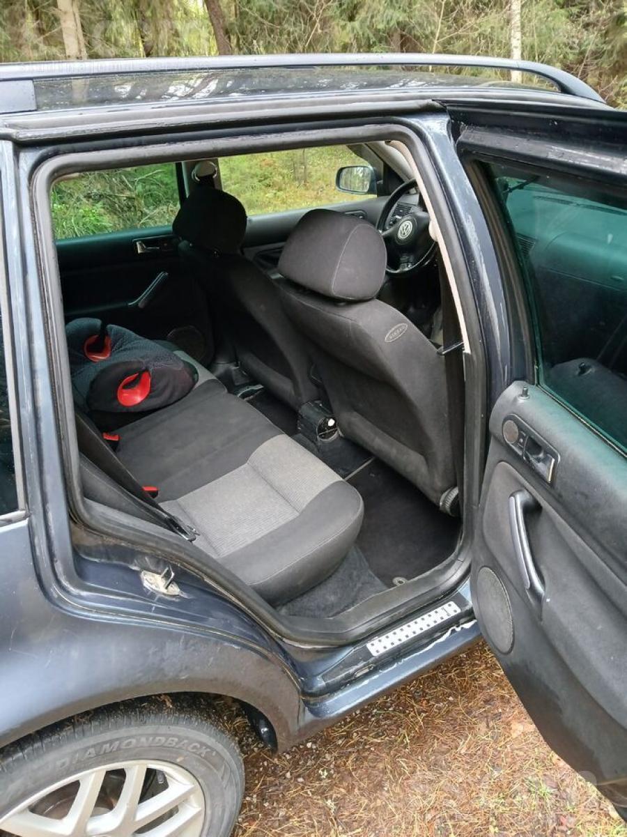 Zils Volkswagen Golf 2003 Rīga, ar dzinēja tilpumu 1.90 L un nobraukumu 366 tūkst. km par 1900 €, foto 9 vietnē AUTOMOTO.COM.LV