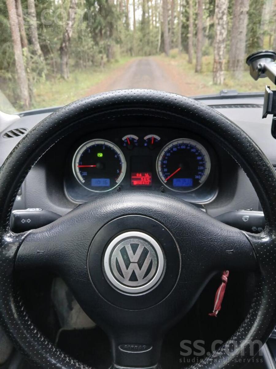 Zils Volkswagen Golf 2003 Rīga, ar dzinēja tilpumu 1.90 L un nobraukumu 366 tūkst. km par 1900 €, foto 12 vietnē AUTOMOTO.COM.LV
