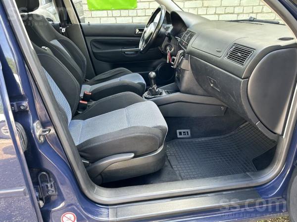 Zils Volkswagen Golf 2003 Limbaži, ar dzinēja tilpumu 1.90 L un nobraukumu 371 tūkst. km par 2750 €, foto 9 vietnē AUTOMOTO.COM.LV