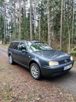 Zils Volkswagen Golf 2003 Rīga, ar dzinēja tilpumu 1.90 L un nobraukumu 368 tūkst. km par 1600 €, foto  vietnē AUTOMOTO.COM.LV