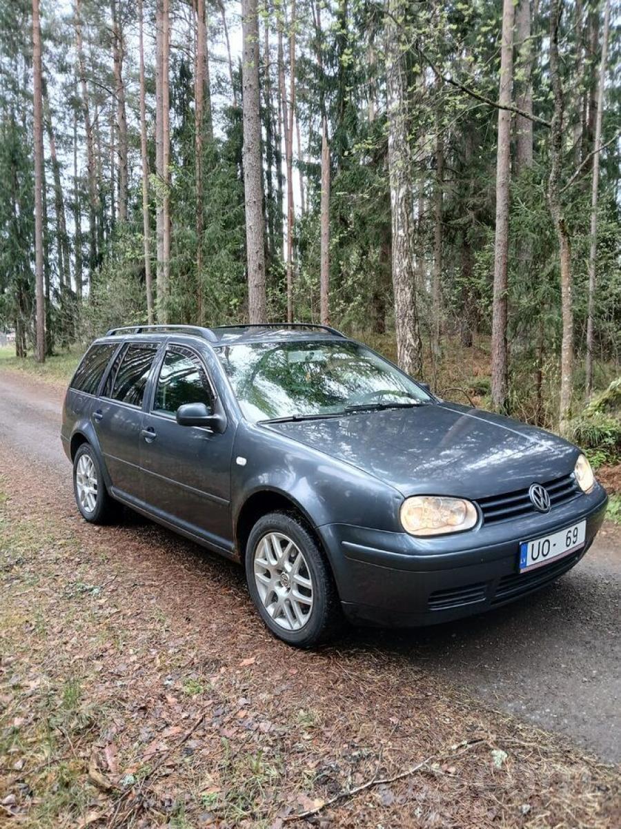 Blue Volkswagen Golf 2003 in Riga, with an engine capacity of 1.90 L and mileage of 368 thousand km for 1600 €, photo 1 on AUTOMOTO.COM.LV