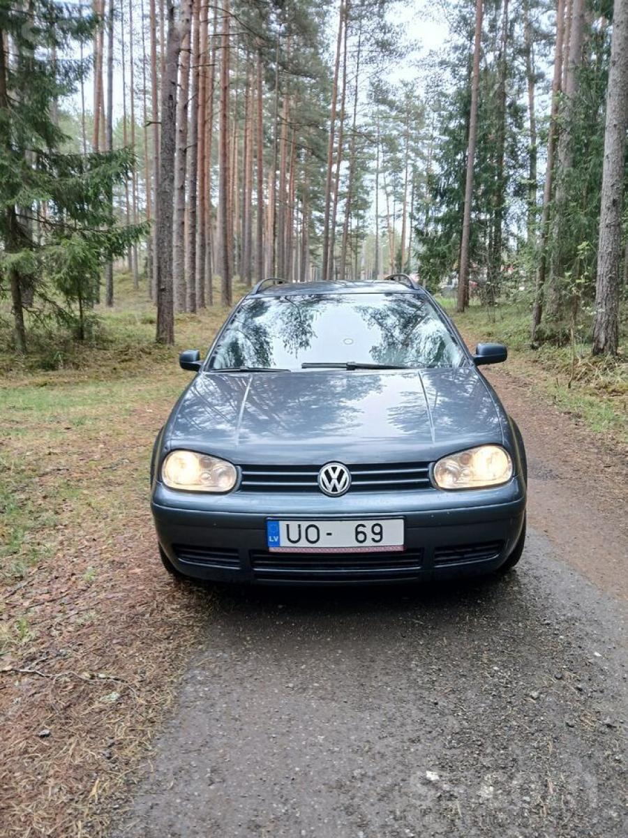 Blue Volkswagen Golf 2003 in Riga, with an engine capacity of 1.90 L and mileage of 368 thousand km for 1600 €, photo 3 on AUTOMOTO.COM.LV
