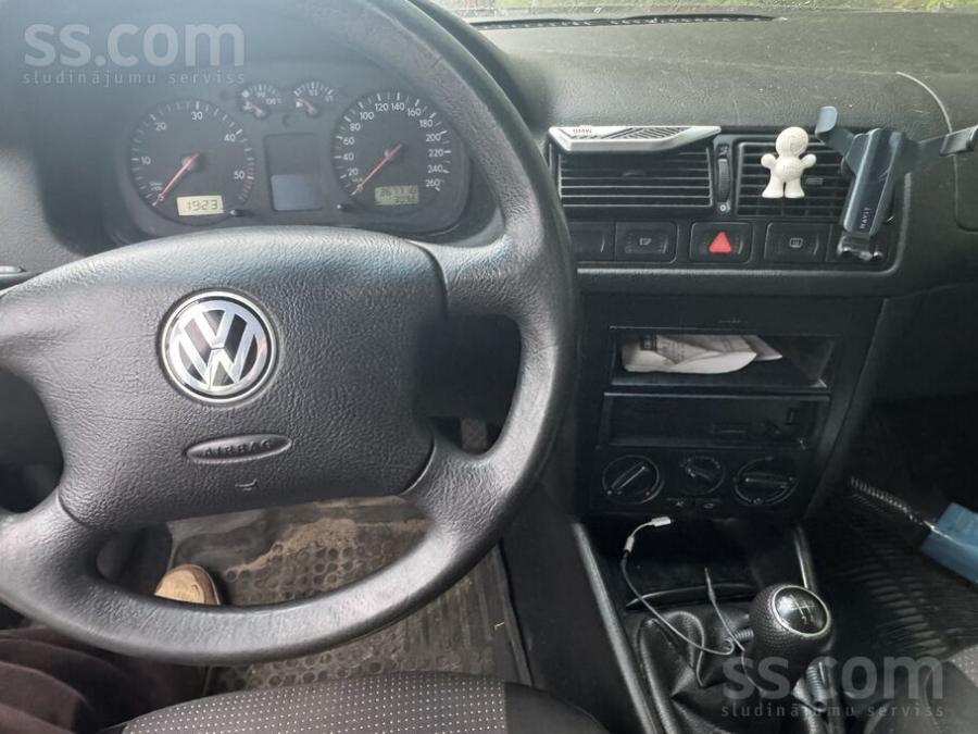 Zils Volkswagen Golf 2003 Rīga, ar dzinēja tilpumu 1.90 L un nobraukumu 367 tūkst. km par 1000 €, foto 7 vietnē AUTOMOTO.COM.LV