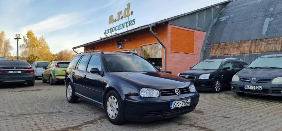 Blue Volkswagen Golf 2003 in Valmiera, with an engine capacity of 1.40 L and mileage of 284 thousand km for 1200 €, photo 1 on AUTOMOTO.COM.LV
