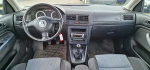 Blue Volkswagen Golf 2003 in Valmiera, with an engine capacity of 1.40 L and mileage of 284 thousand km for 1200 €, photo 8 on AUTOMOTO.COM.LV