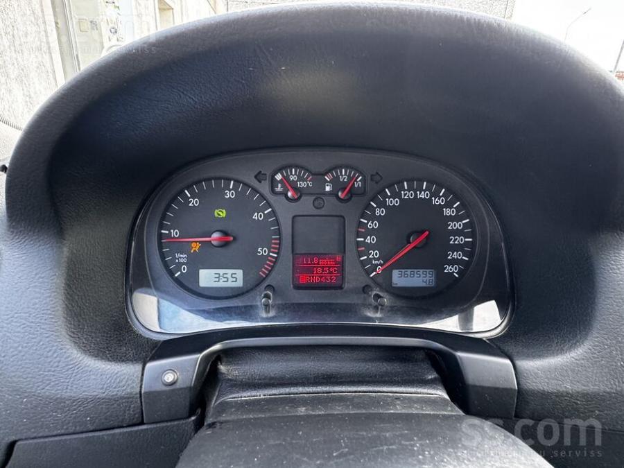 Zils Volkswagen Golf 2003 Daugavpils, ar dzinēja tilpumu 1.90 L un nobraukumu 0 tūkst. km par 1490 €, foto 14 vietnē AUTOMOTO.COM.LV