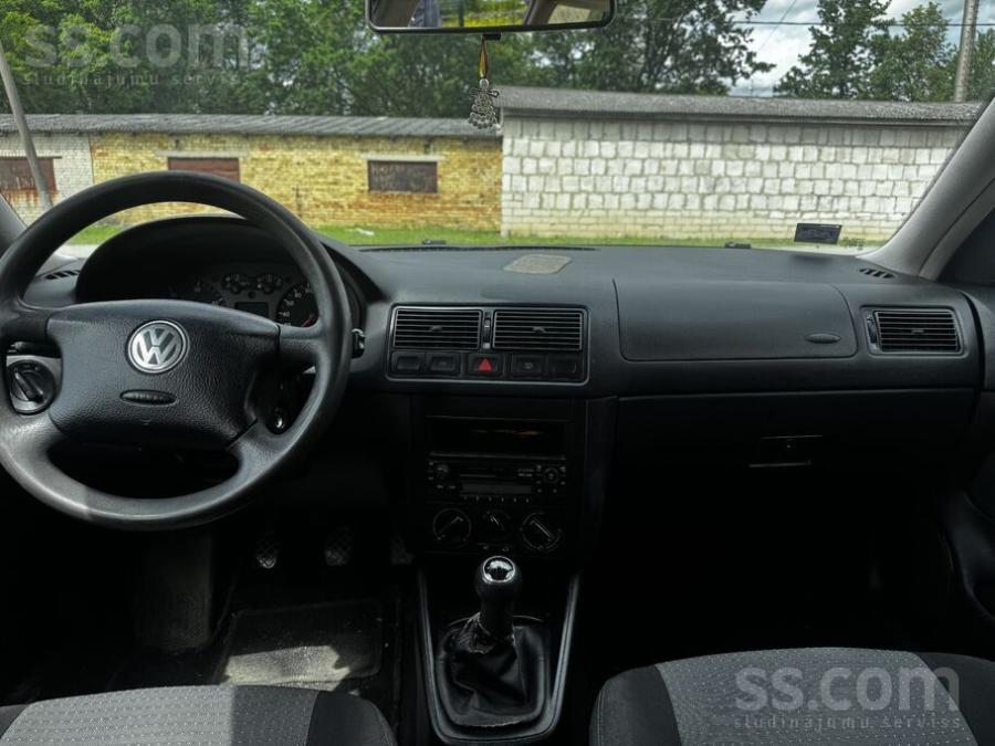 Zils Volkswagen Golf 2004 Jelgava, ar dzinēja tilpumu 1.90 L un nobraukumu 288 tūkst. km par 1200 €, foto 8 vietnē AUTOMOTO.COM.LV