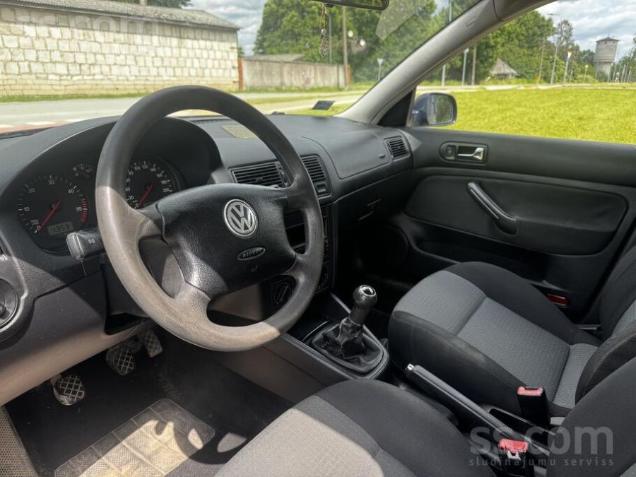 Zils Volkswagen Golf 2004 Jelgava, ar dzinēja tilpumu 1.90 L un nobraukumu 288 tūkst. km par 1200 €, foto 11 vietnē AUTOMOTO.COM.LV