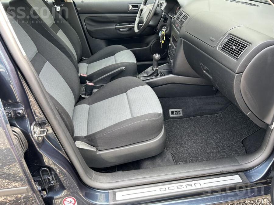 Zils Volkswagen Golf 2004 Limbaži, ar dzinēja tilpumu 1.40 L un nobraukumu 183 tūkst. km par 3050 €, foto 9 vietnē AUTOMOTO.COM.LV