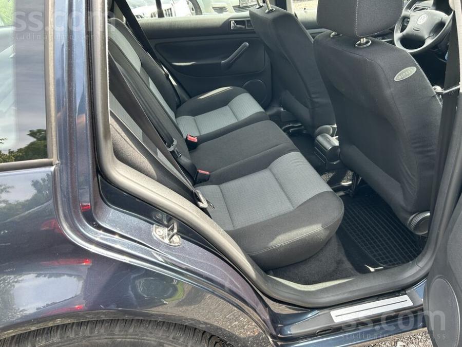 Zils Volkswagen Golf 2004 Limbaži, ar dzinēja tilpumu 1.40 L un nobraukumu 183 tūkst. km par 3050 €, foto 10 vietnē AUTOMOTO.COM.LV