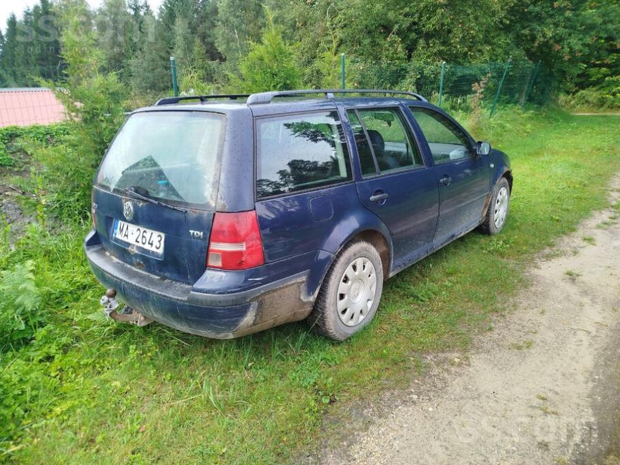 Blue Volkswagen Golf 2004 in Riga, with an engine capacity of 1.90 L and mileage of 0 thousand km for 700 €, photo 5 on AUTOMOTO.COM.LV