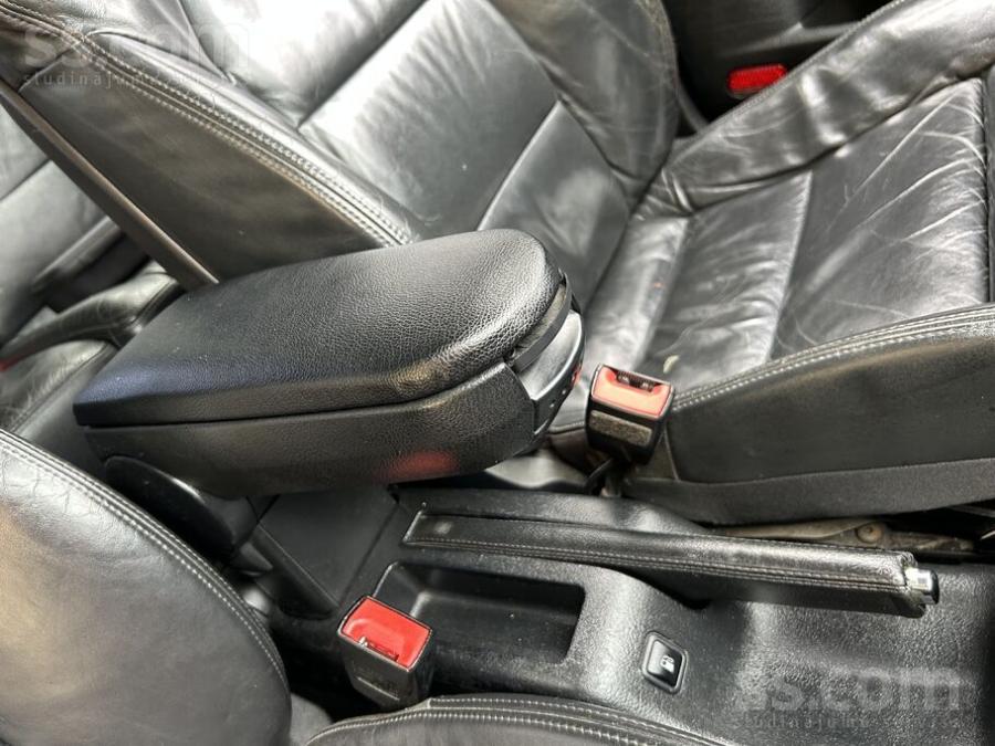 Zils Volkswagen Golf 2005 Rīga, ar dzinēja tilpumu 1.90 L un nobraukumu 418 tūkst. km par 2700 €, foto 9 vietnē AUTOMOTO.COM.LV