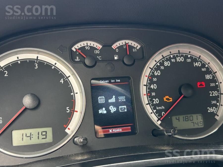 Zils Volkswagen Golf 2005 Rīga, ar dzinēja tilpumu 1.90 L un nobraukumu 418 tūkst. km par 2700 €, foto 14 vietnē AUTOMOTO.COM.LV