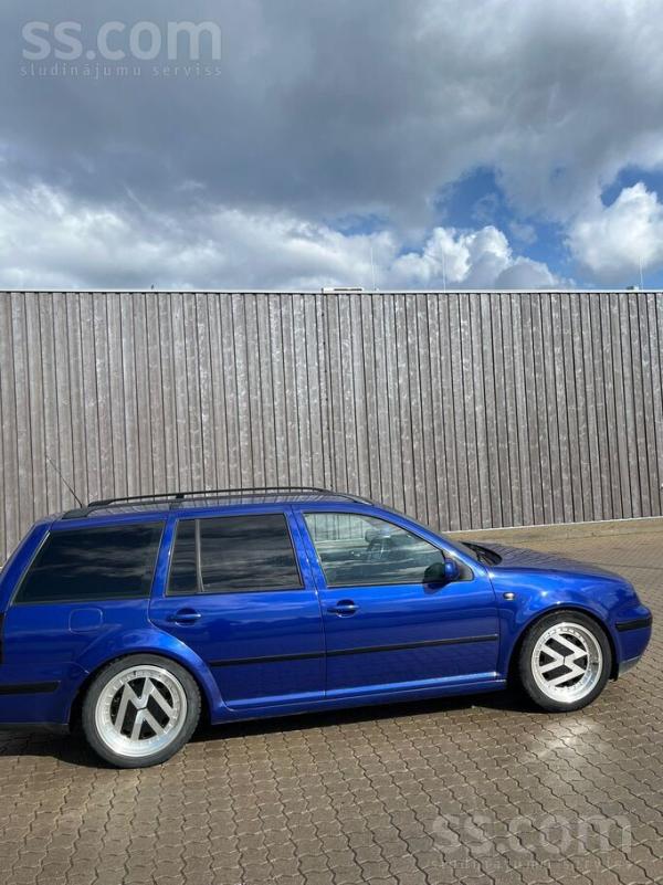 Zils Volkswagen Golf 2005 Bauska, ar dzinēja tilpumu 1.90 L un nobraukumu 405 tūkst. km par 2700 €, foto 4 vietnē AUTOMOTO.COM.LV