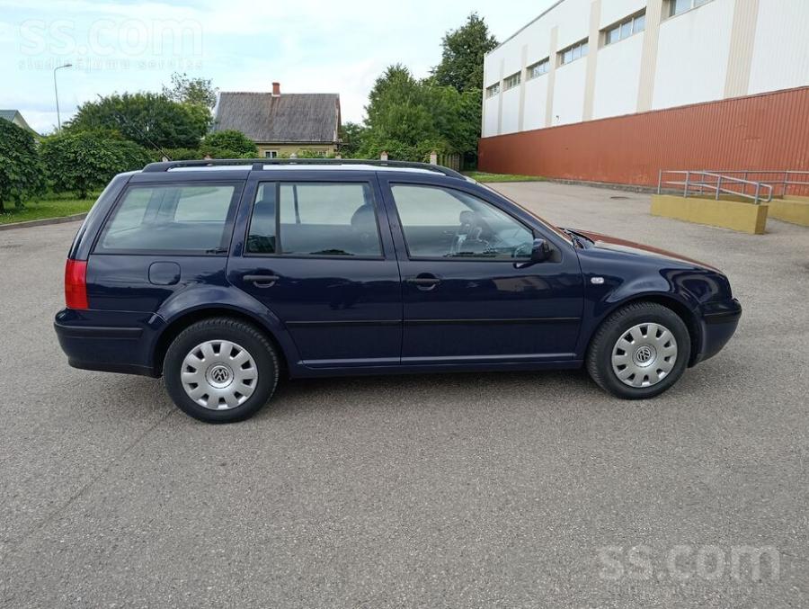 Blue Volkswagen Golf 2005 in Preili, with an engine capacity of 2.00 L and mileage of 260 thousand km for 2600 €, photo 4 on AUTOMOTO.COM.LV