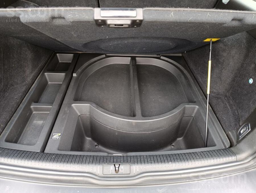 Blue Volkswagen Golf 2005 in Preili, with an engine capacity of 2.00 L and mileage of 260 thousand km for 2600 €, photo 12 on AUTOMOTO.COM.LV