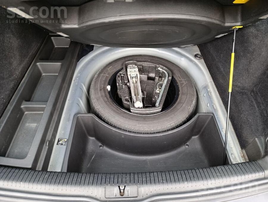 Blue Volkswagen Golf 2005 in Preili, with an engine capacity of 2.00 L and mileage of 260 thousand km for 2600 €, photo 13 on AUTOMOTO.COM.LV