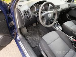 Blue Volkswagen Golf 2005 in Preili, with an engine capacity of 2.00 L and mileage of 260 thousand km for 2600 €, photo 15 on AUTOMOTO.COM.LV