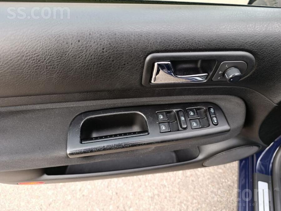 Blue Volkswagen Golf 2005 in Preili, with an engine capacity of 2.00 L and mileage of 260 thousand km for 2600 €, photo 17 on AUTOMOTO.COM.LV