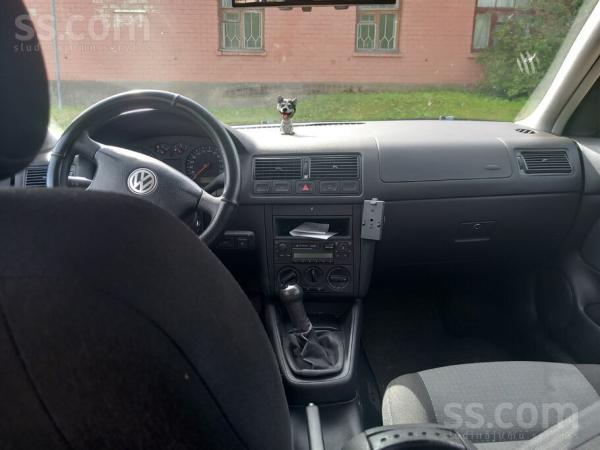 Zils Volkswagen Golf 2005 Krāslava, ar dzinēja tilpumu 2.00 L un nobraukumu 275 tūkst. km par 1600 €, foto 2 vietnē AUTOMOTO.COM.LV