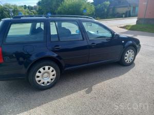 Blue Volkswagen Golf 2005 in Kraslava, with an engine capacity of 2.00 L and mileage of 275 thousand km for 1600 €, photo 5 on AUTOMOTO.COM.LV