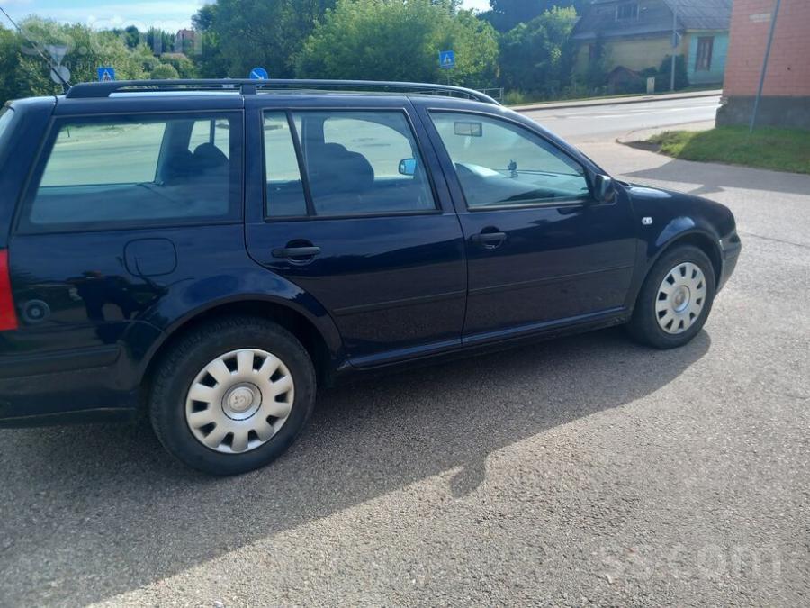 Blue Volkswagen Golf 2005 in Kraslava, with an engine capacity of 2.00 L and mileage of 275 thousand km for 1600 €, photo 5 on AUTOMOTO.COM.LV
