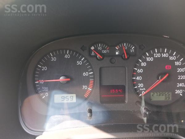 Zils Volkswagen Golf 2005 Krāslava, ar dzinēja tilpumu 2.00 L un nobraukumu 275 tūkst. km par 1600 €, foto 7 vietnē AUTOMOTO.COM.LV