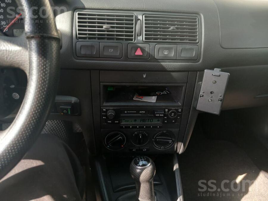 Blue Volkswagen Golf 2005 in Kraslava, with an engine capacity of 2.00 L and mileage of 275 thousand km for 1600 €, photo 9 on AUTOMOTO.COM.LV