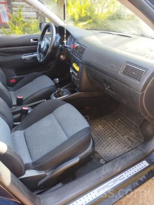 Zils Volkswagen Golf 2005 Rēzekne, ar dzinēja tilpumu 1.90 L un nobraukumu 288 tūkst. km par 1455 €, foto 6 vietnē AUTOMOTO.COM.LV