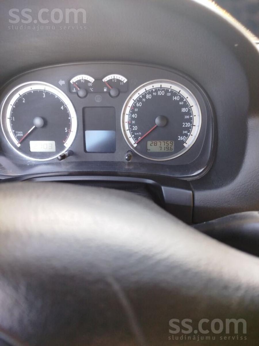 Zils Volkswagen Golf 2005 Rēzekne, ar dzinēja tilpumu 1.90 L un nobraukumu 288 tūkst. km par 1455 €, foto 7 vietnē AUTOMOTO.COM.LV