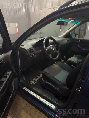 Zils Volkswagen Golf 2005 Rīga, ar dzinēja tilpumu 1.90 L un nobraukumu 334 tūkst. km par 1700 €, foto 6 vietnē AUTOMOTO.COM.LV