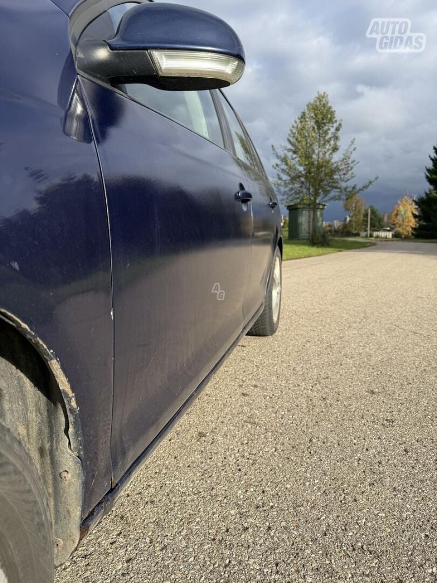 Blue Volkswagen Golf 2007 in Jonava, with an engine capacity of 1.90 L and mileage of 288 thousand km for 1250 €, photo 7 on AUTOMOTO.COM.LV