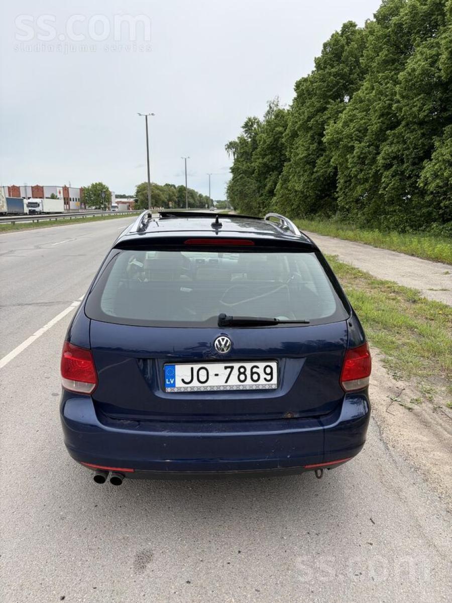 Zils Volkswagen Golf 2008 Jelgava, ar dzinēja tilpumu 2.00 L un nobraukumu 330 tūkst. km par 950 €, foto 1 vietnē AUTOMOTO.COM.LV