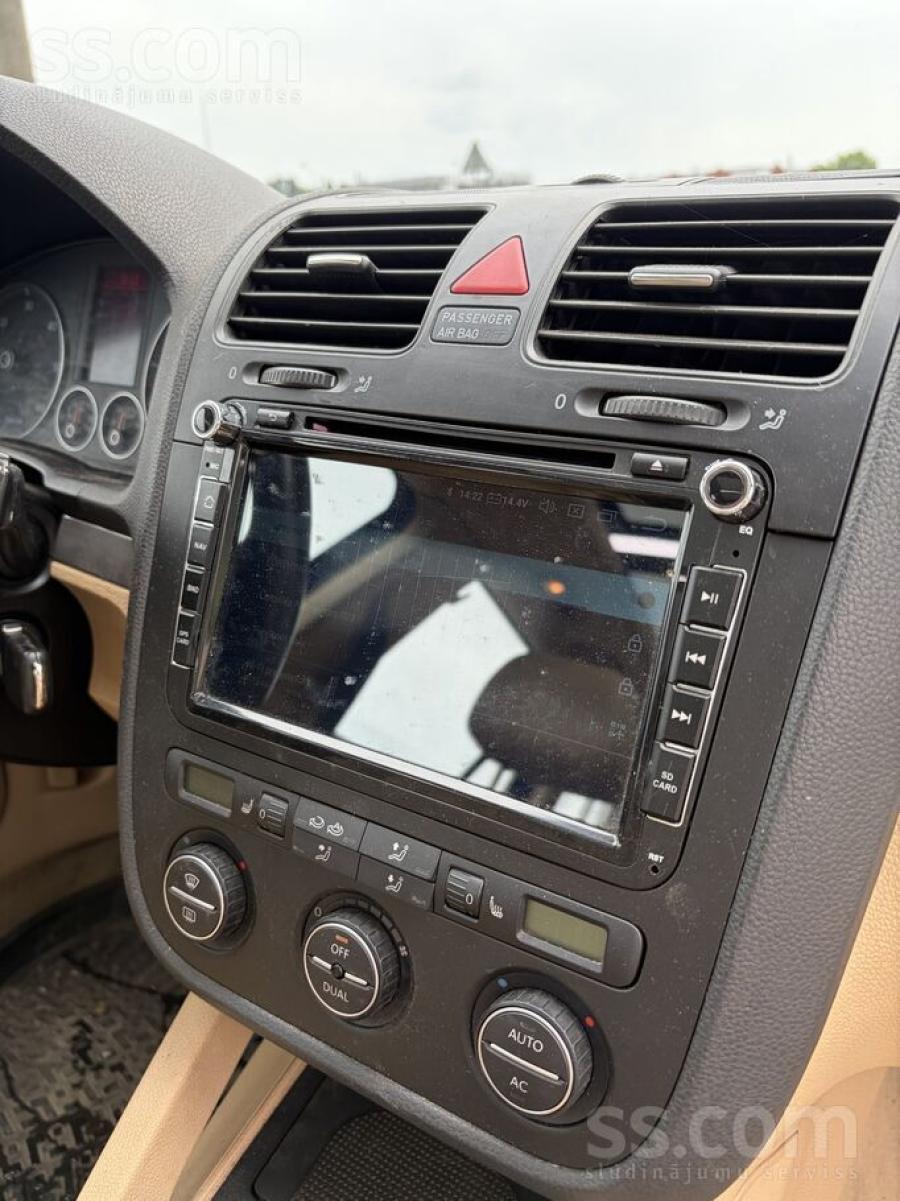 Zils Volkswagen Golf 2008 Jelgava, ar dzinēja tilpumu 2.00 L un nobraukumu 330 tūkst. km par 950 €, foto 5 vietnē AUTOMOTO.COM.LV