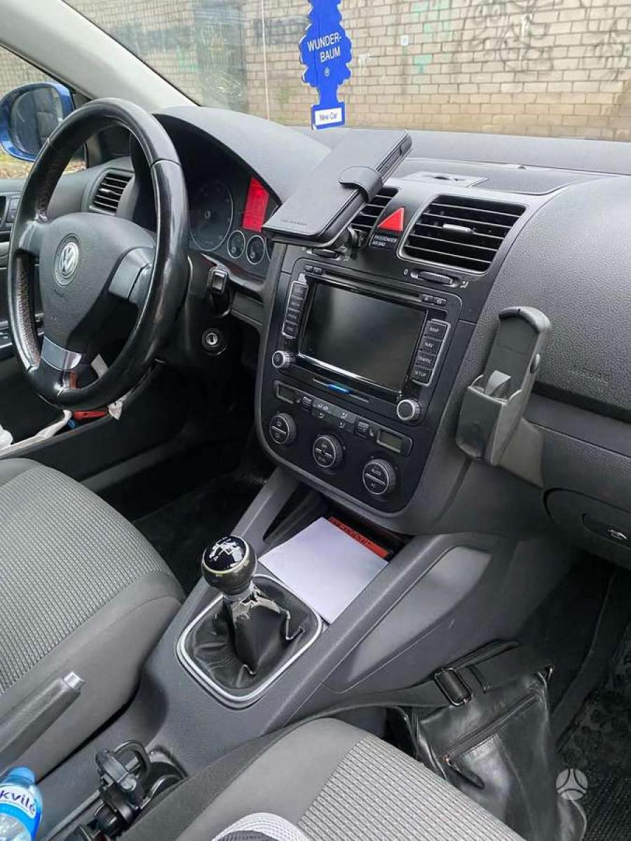 Zils Volkswagen Golf 2008 Kauņa, ar dzinēja tilpumu 1.90 L un nobraukumu 290 tūkst. km par 1300 €, foto 4 vietnē AUTOMOTO.COM.LV