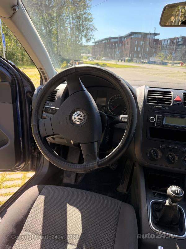 Blue Volkswagen Golf 2008 in Tallinn, with an engine capacity of 1.90 L and mileage of 288 thousand km for 3499 €, photo 5 on AUTOMOTO.COM.LV