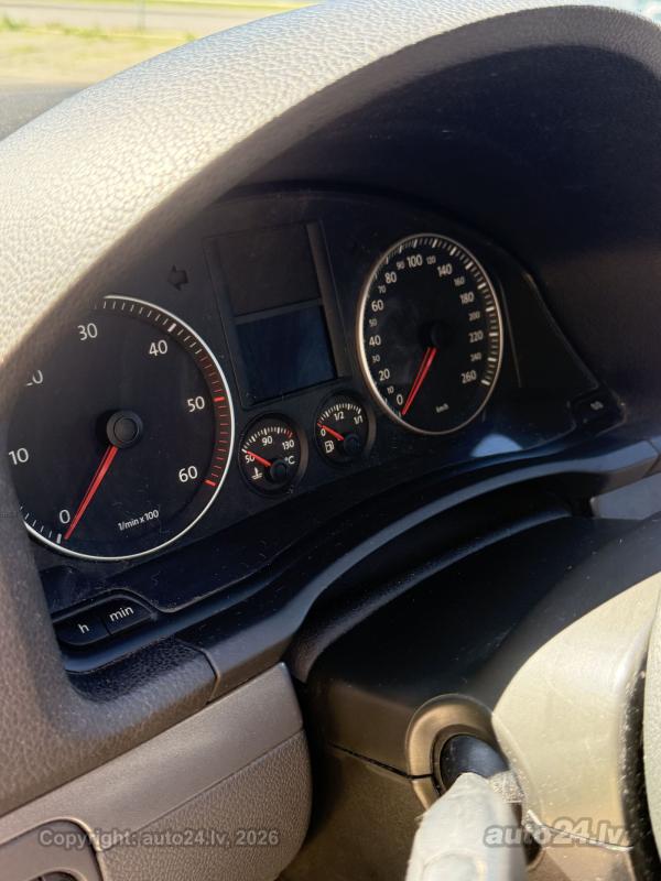 Blue Volkswagen Golf 2008 in Tallinn, with an engine capacity of 1.90 L and mileage of 288 thousand km for 3499 €, photo 6 on AUTOMOTO.COM.LV