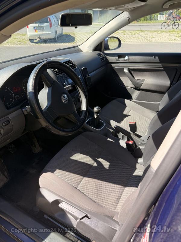 Blue Volkswagen Golf 2008 in Tallinn, with an engine capacity of 1.90 L and mileage of 288 thousand km for 3499 €, photo 7 on AUTOMOTO.COM.LV