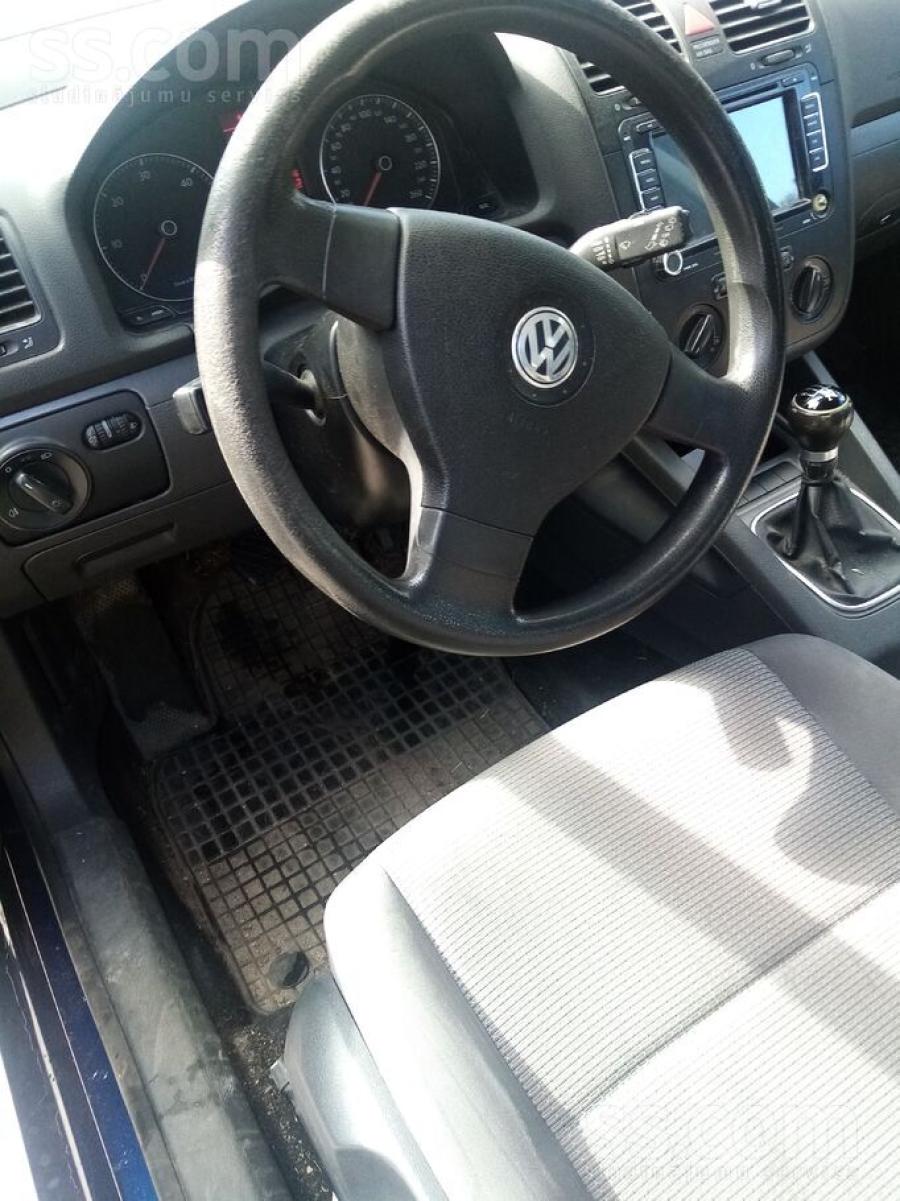 Zils Volkswagen Golf 2008 Rīga, ar dzinēja tilpumu 1.90 L un nobraukumu 234 tūkst. km par 2400 €, foto 6 vietnē AUTOMOTO.COM.LV