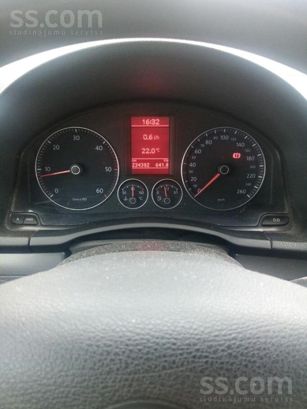 Blue Volkswagen Golf 2008 in Riga, with an engine capacity of 1.90 L and mileage of 234 thousand km for 2400 €, photo 6 on AUTOMOTO.COM.LV