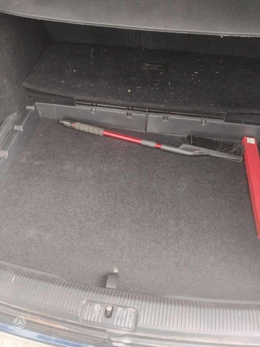 Zils Volkswagen Golf 2008 Rokiškis, ar dzinēja tilpumu 2.00 L un nobraukumu 203 tūkst. km par 2500 €, foto 16 vietnē AUTOMOTO.COM.LV
