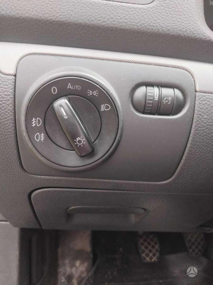 Zils Volkswagen Golf 2008 Rokiškis, ar dzinēja tilpumu 2.00 L un nobraukumu 203 tūkst. km par 2500 €, foto 20 vietnē AUTOMOTO.COM.LV