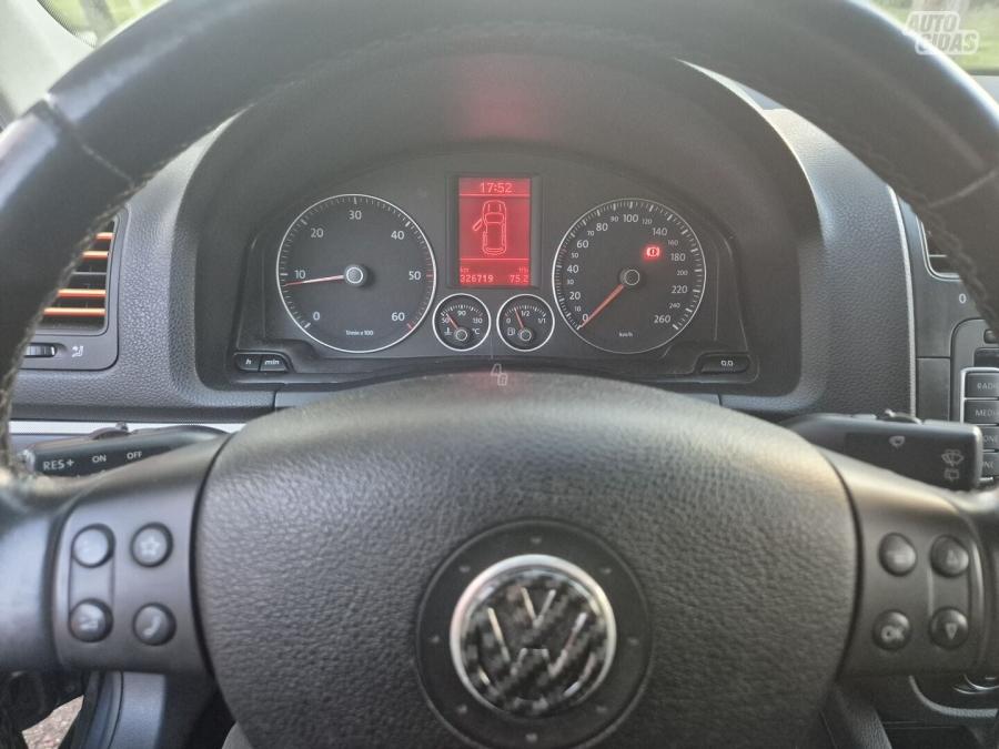 Zils Volkswagen Golf 2008 Kaišiadorys, ar dzinēja tilpumu 2.00 L un nobraukumu 327 tūkst. km par 1850 €, foto 23 vietnē AUTOMOTO.COM.LV