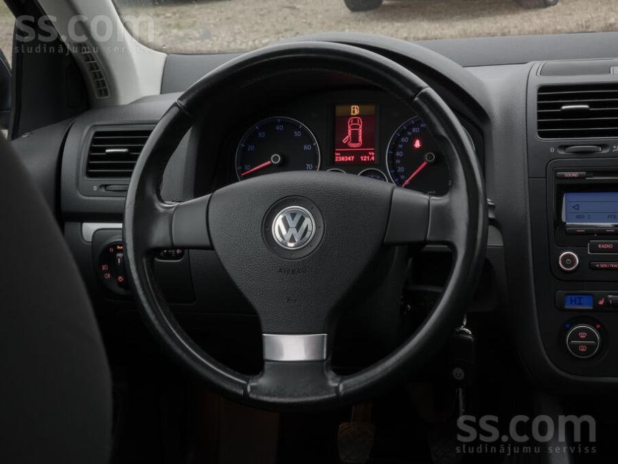 Blue Volkswagen Golf 2009 in Liepaja, with an engine capacity of 1.40 L and mileage of 0 thousand km for 3995 €, photo 12 on AUTOMOTO.COM.LV