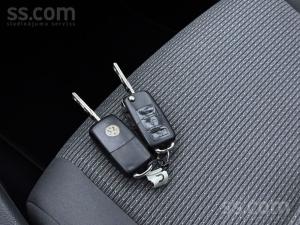 Blue Volkswagen Golf 2009 in Jelgava, with an engine capacity of 1.90 L and mileage of 0 thousand km for 3950 €, photo 13 on AUTOMOTO.COM.LV