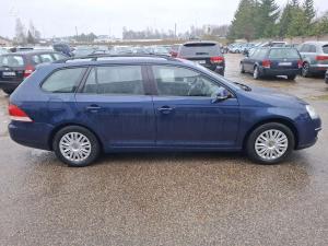 Blue Volkswagen Golf 2009 in Utena, with an engine capacity of 1.90 L and mileage of 290 thousand km for 2250 €, photo 5 on AUTOMOTO.COM.LV